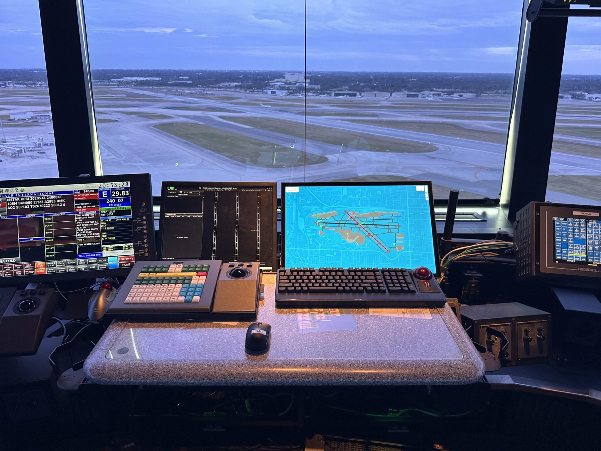 Airport Surface Awareness - uAvionix